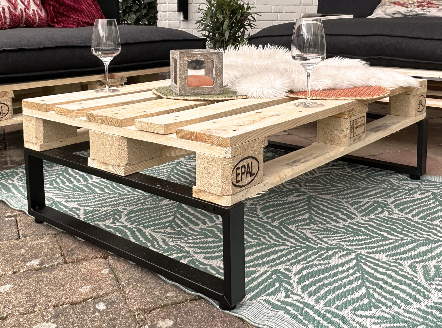 Lounge Palletbank - The White One - The Steel Lounge | Palletbank